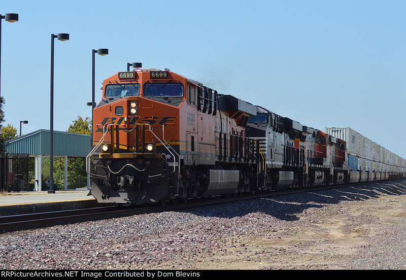 BNSF 6699